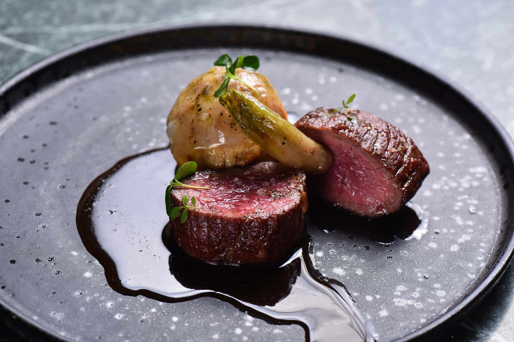 Butterzartes Rinderfilet mit Berberitzen-Merlot-Sauce | Waldmahl.de